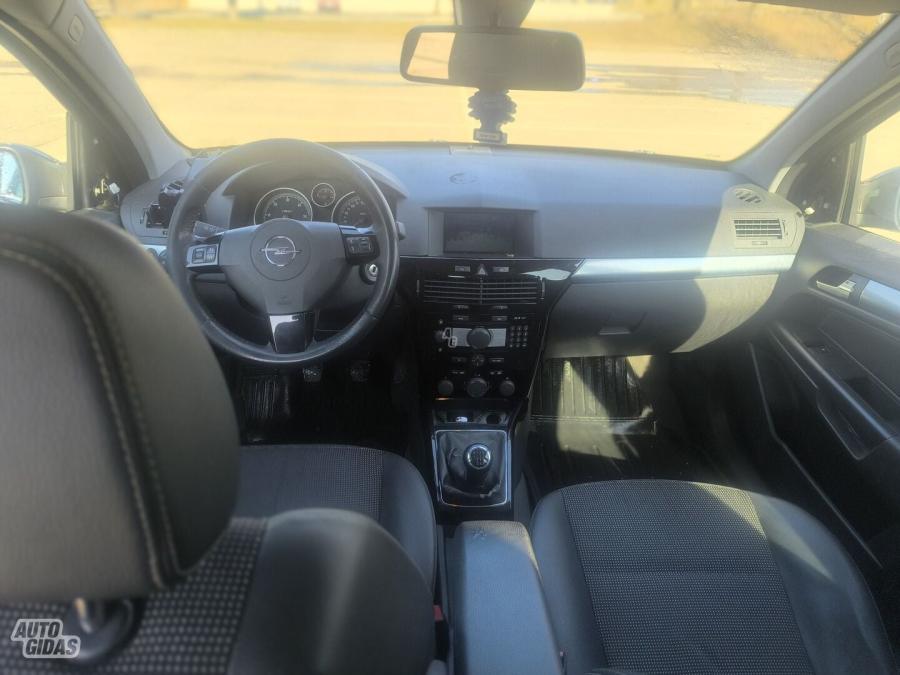 Opel Astra 2009 in Kaunas, with an engine capacity of 1.70 L and mileage of 295 thousand km for 1390 €, photo 10 on AUTOMOTO.COM.LV