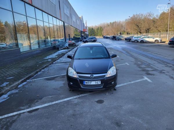 Opel Astra 2009 in Kaunas, with an engine capacity of 1.70 L and mileage of 295 thousand km for 1390 €, photo 3 on AUTOMOTO.COM.LV