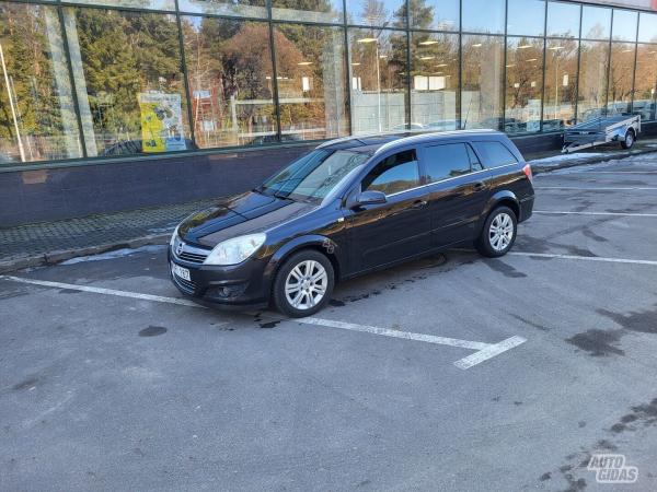 Opel Astra 2009 in Kaunas, with an engine capacity of 1.70 L and mileage of 295 thousand km for 1390 €, photo 5 on AUTOMOTO.COM.LV
