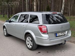 Opel Astra 2009 in Riga, with an engine capacity of 1.70 L and mileage of 253 thousand km for 2150 €, photo 5 on AUTOMOTO.COM.LV