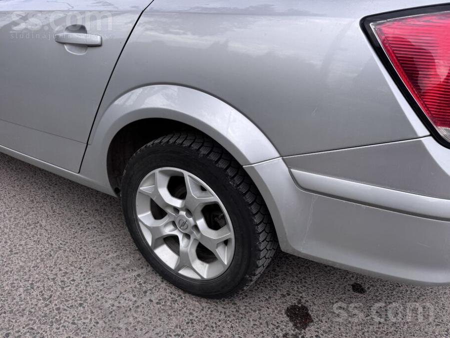 Opel Astra 2009 in Riga, with an engine capacity of 1.70 L and mileage of 253 thousand km for 2150 €, photo 8 on AUTOMOTO.COM.LV