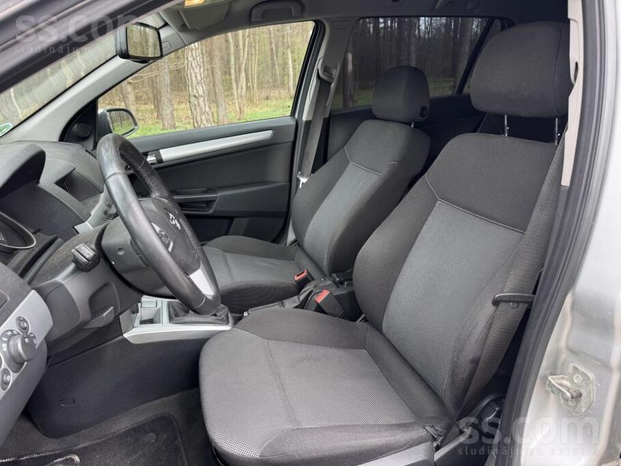 Opel Astra 2009 in Riga, with an engine capacity of 1.70 L and mileage of 253 thousand km for 2150 €, photo 16 on AUTOMOTO.COM.LV