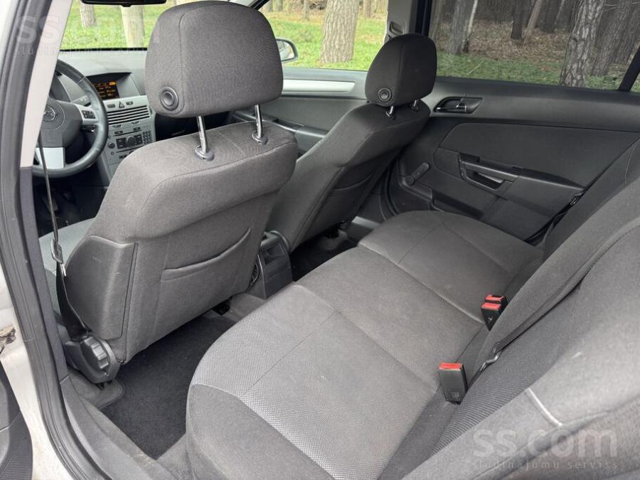 Opel Astra 2009 in Riga, with an engine capacity of 1.70 L and mileage of 253 thousand km for 2150 €, photo 18 on AUTOMOTO.COM.LV