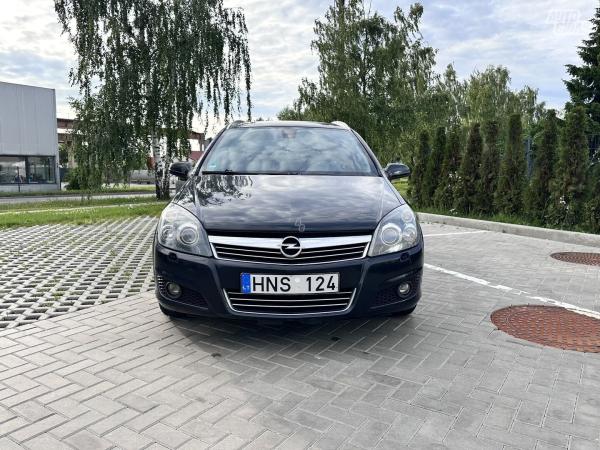 Opel Astra 2009 in Kaunas, with an engine capacity of 1.90 L and mileage of 278 thousand km for 1350 €, photo 3 on AUTOMOTO.COM.LV