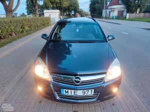 Opel Astra 2009 in Ukmerge, with an engine capacity of 1.60 L and mileage of 277 thousand km for 1800 €, photo 3 on AUTOMOTO.COM.LV