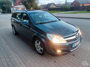 Opel Astra 2009 in Ukmerge, with an engine capacity of 1.60 L and mileage of 277 thousand km for 1800 €, photo 4 on AUTOMOTO.COM.LV