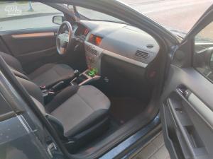 Opel Astra 2009 in Ukmerge, with an engine capacity of 1.60 L and mileage of 277 thousand km for 1800 €, photo 8 on AUTOMOTO.COM.LV