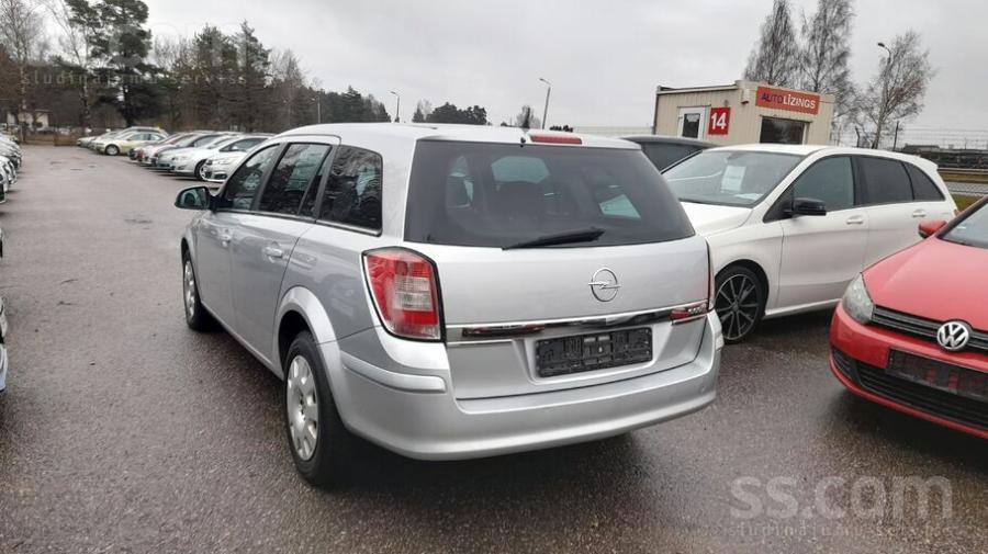 Opel Astra 2010 in Riga, with an engine capacity of 1.90 L and mileage of 169 thousand km for 3450 €, photo 5 on AUTOMOTO.COM.LV