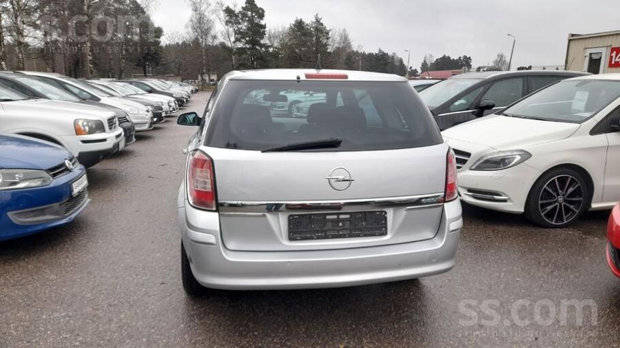 Opel Astra 2010 in Riga, with an engine capacity of 1.90 L and mileage of 169 thousand km for 3450 €, photo 6 on AUTOMOTO.COM.LV