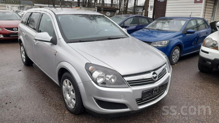 Opel Astra 2010 in Riga, with an engine capacity of 1.90 L and mileage of 169 thousand km for 3450 €, photo 9 on AUTOMOTO.COM.LV