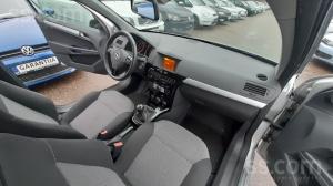 Opel Astra 2010 in Riga, with an engine capacity of 1.90 L and mileage of 169 thousand km for 3450 €, photo 24 on AUTOMOTO.COM.LV
