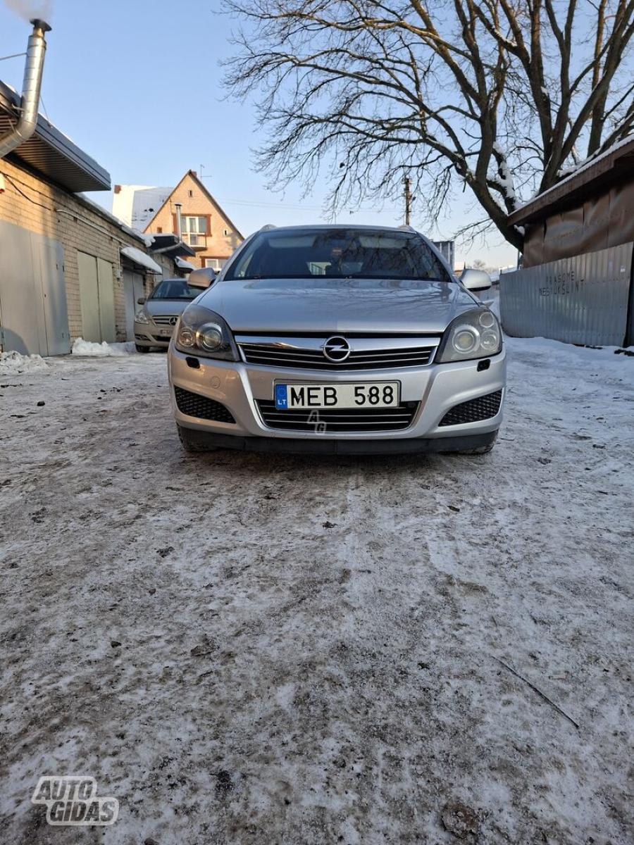Opel Astra 2010 in Kaunas, with an engine capacity of 1.70 L and mileage of 200 thousand km for 2000 €, photo 1 on AUTOMOTO.COM.LV