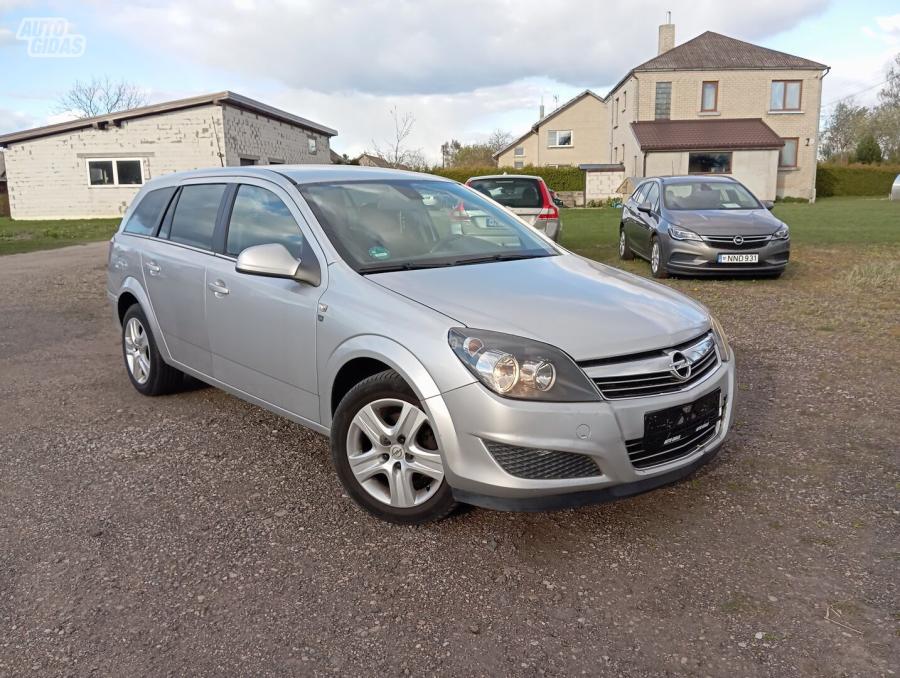 Opel Astra 2010 Šakiai, ar dzinēja tilpumu 1.40 L un nobraukumu 283 tūkst. km par 1900 €, foto 3 vietnē AUTOMOTO.COM.LV