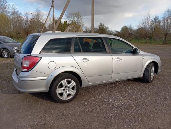 Opel Astra 2010 Šakiai, ar dzinēja tilpumu 1.40 L un nobraukumu 283 tūkst. km par 1900 €, foto 3 vietnē AUTOMOTO.COM.LV