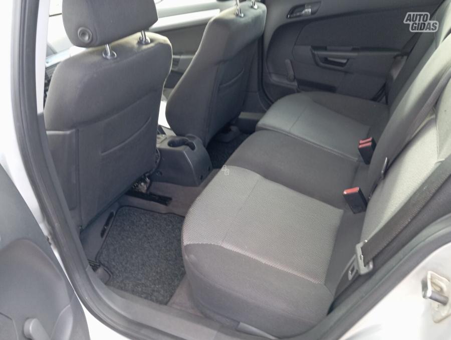 Opel Astra 2010 Šakiai, ar dzinēja tilpumu 1.40 L un nobraukumu 283 tūkst. km par 1900 €, foto 10 vietnē AUTOMOTO.COM.LV