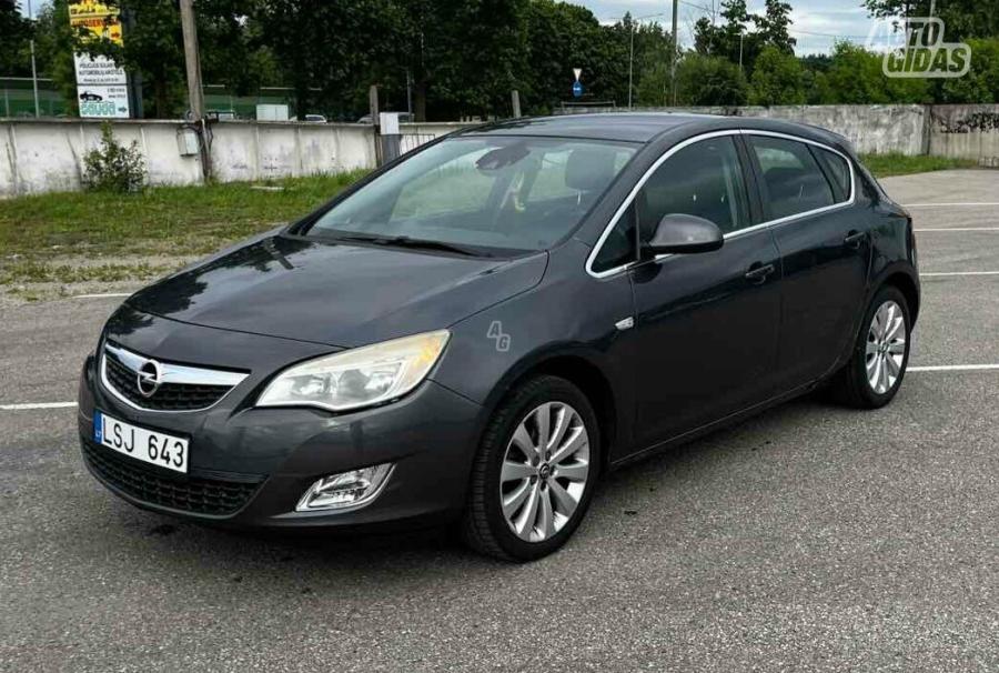 Opel Astra 2010 in Vilnius, with an engine capacity of 1.20 L and mileage of 270 thousand km for 1300 €, photo 1 on AUTOMOTO.COM.LV