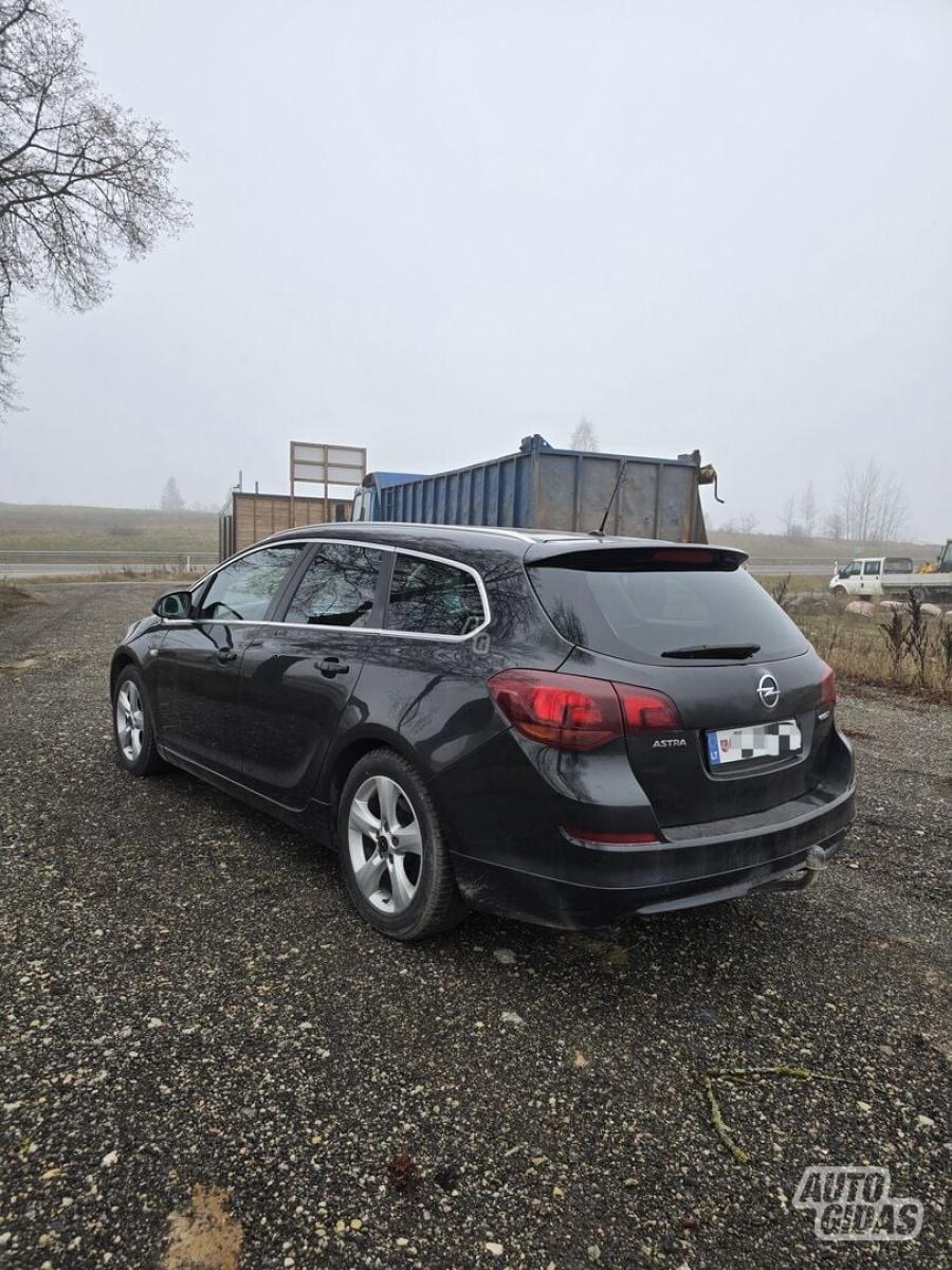 Opel Astra 2011 Šauļi, ar dzinēja tilpumu 1.70 L un nobraukumu 260 tūkst. km par 3600 €, foto 3 vietnē AUTOMOTO.COM.LV