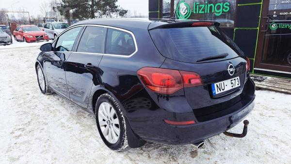 Opel Astra 2011 Rīga, ar dzinēja tilpumu 2.00 L un nobraukumu 306 tūkst. km par 3400 €, foto 4 vietnē AUTOMOTO.COM.LV