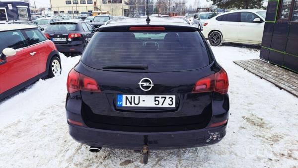 Opel Astra 2011 Rīga, ar dzinēja tilpumu 2.00 L un nobraukumu 306 tūkst. km par 3400 €, foto 6 vietnē AUTOMOTO.COM.LV