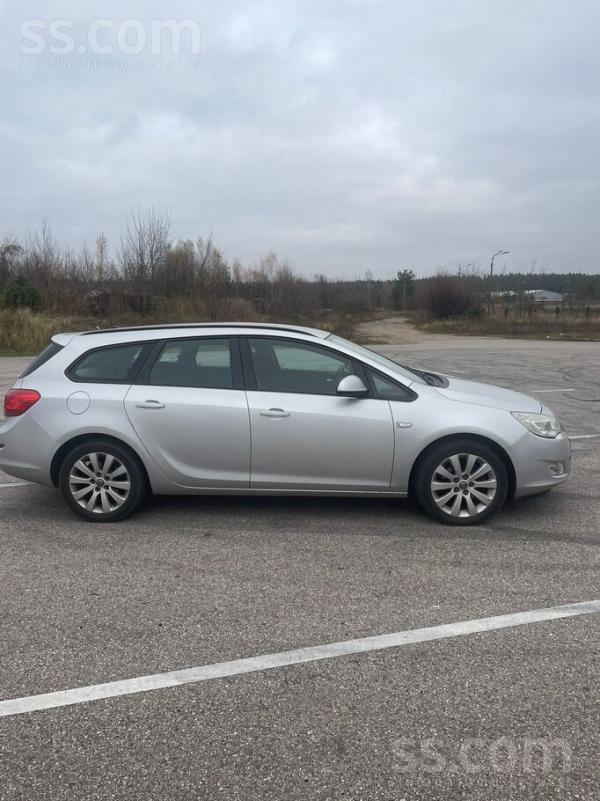 Opel Astra 2011 Daugavpils, ar dzinēja tilpumu 1.70 L un nobraukumu 268 tūkst. km par 3650 €, foto 4 vietnē AUTOMOTO.COM.LV