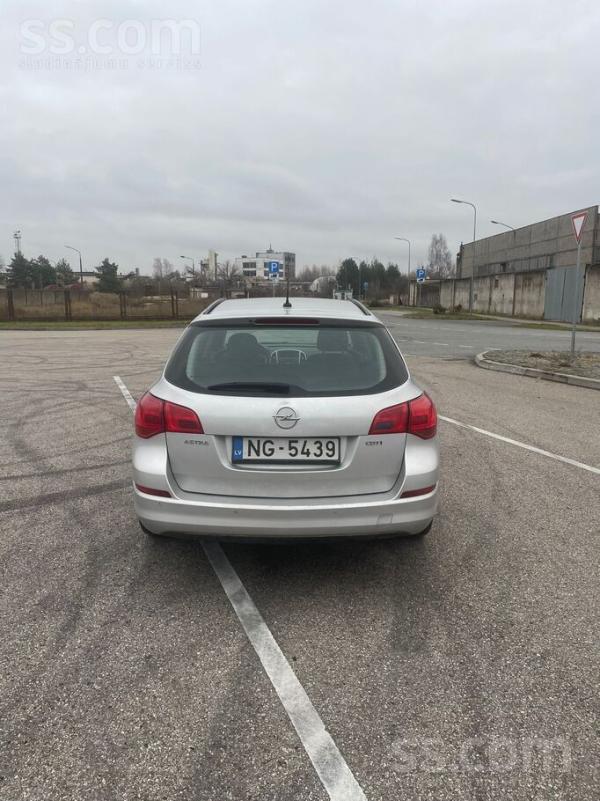 Opel Astra 2011 Daugavpils, ar dzinēja tilpumu 1.70 L un nobraukumu 268 tūkst. km par 3650 €, foto 5 vietnē AUTOMOTO.COM.LV