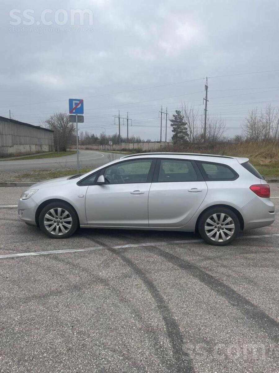 Opel Astra 2011 in Daugavpils, with an engine capacity of 1.70 L and mileage of 268 thousand km for 3650 €, photo 6 on AUTOMOTO.COM.LV