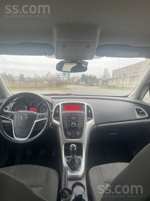 Opel Astra 2011 in Daugavpils, with an engine capacity of 1.70 L and mileage of 268 thousand km for 3650 €, photo 8 on AUTOMOTO.COM.LV