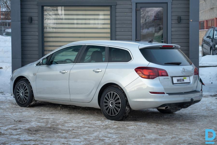 Opel Astra 2011 in Liepaja, with an engine capacity of 1.40 L and mileage of 242 thousand km for 4200 €, photo 2 on AUTOMOTO.COM.LV