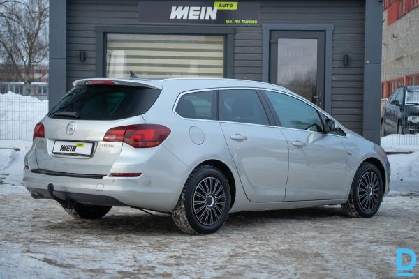 Opel Astra 2011 in Liepaja, with an engine capacity of 1.40 L and mileage of 242 thousand km for 4200 €, photo 3 on AUTOMOTO.COM.LV
