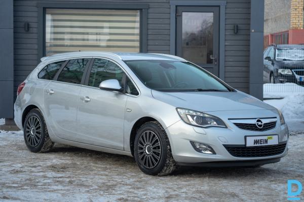 Opel Astra 2011 in Liepaja, with an engine capacity of 1.40 L and mileage of 242 thousand km for 4200 €, photo 4 on AUTOMOTO.COM.LV
