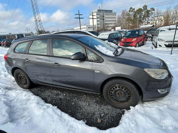 Opel Astra 2011 in Marijampole, with an engine capacity of 1.70 L and mileage of 200 thousand km for 1300 €, photo 2 on AUTOMOTO.COM.LV