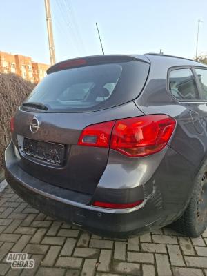 Opel Astra 2011 Marijampole, ar dzinēja tilpumu 1.70 L un nobraukumu 300 tūkst. km par 1200 €, foto 3 vietnē AUTOMOTO.COM.LV