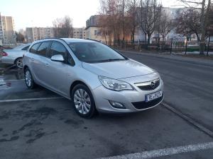 Opel Astra 2011 in Vilnius, with an engine capacity of 1.70 L and mileage of 246 thousand km for 2990 €, photo 4 on AUTOMOTO.COM.LV