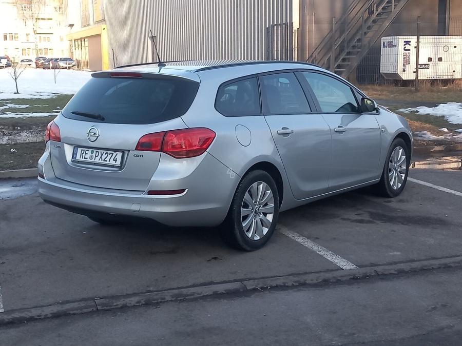 Opel Astra 2011 in Vilnius, with an engine capacity of 1.70 L and mileage of 246 thousand km for 2990 €, photo 7 on AUTOMOTO.COM.LV