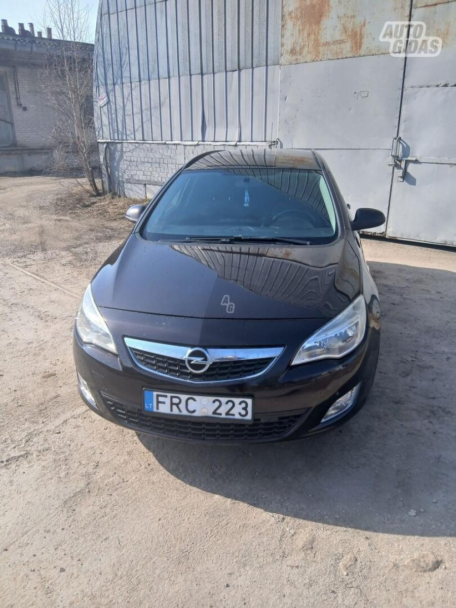 Opel Astra 2011 Viļņa, ar dzinēja tilpumu 1.70 L un nobraukumu 256 tūkst. km par 2350 €, foto 2 vietnē AUTOMOTO.COM.LV