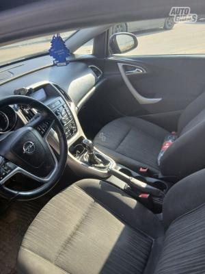 Opel Astra 2011 Viļņa, ar dzinēja tilpumu 1.70 L un nobraukumu 256 tūkst. km par 2350 €, foto 3 vietnē AUTOMOTO.COM.LV