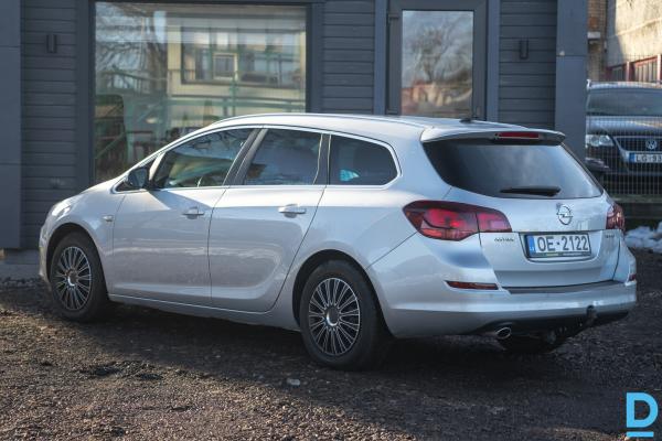 Opel Astra 2011 in Liepaja, with an engine capacity of 1.40 L and mileage of 242 thousand km for 4400 €, photo 2 on AUTOMOTO.COM.LV