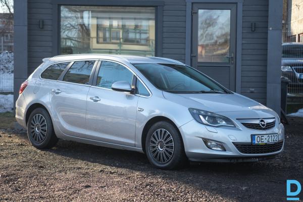 Opel Astra 2011 in Liepaja, with an engine capacity of 1.40 L and mileage of 242 thousand km for 4400 €, photo 4 on AUTOMOTO.COM.LV