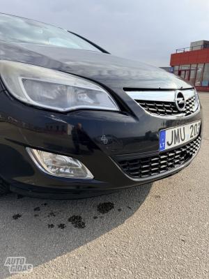Opel Astra 2011 in Siauliai, with an engine capacity of 1.70 L and mileage of 237 thousand km for 3000 €, photo 16 on AUTOMOTO.COM.LV