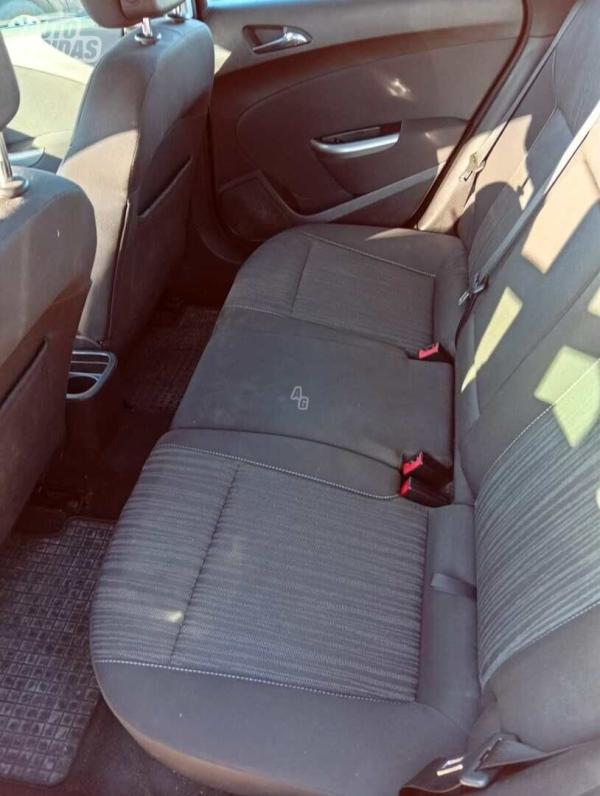 Opel Astra 2011 in Kretinga, with an engine capacity of 1.40 L and mileage of 260 thousand km for 3200 €, photo 6 on AUTOMOTO.COM.LV