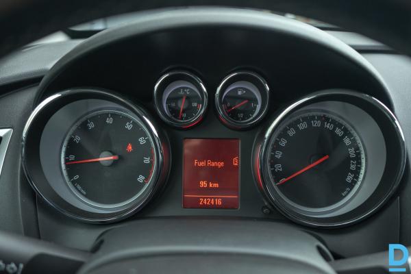 Opel Astra 2011 in Liepaja, with an engine capacity of 1.40 L and mileage of 242 thousand km for 4400 €, photo 9 on AUTOMOTO.COM.LV