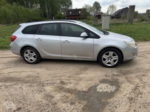Opel Astra 2011 in Vilnius, with an engine capacity of 1.70 L and mileage of 272 thousand km for 1950 €, photo 5 on AUTOMOTO.COM.LV