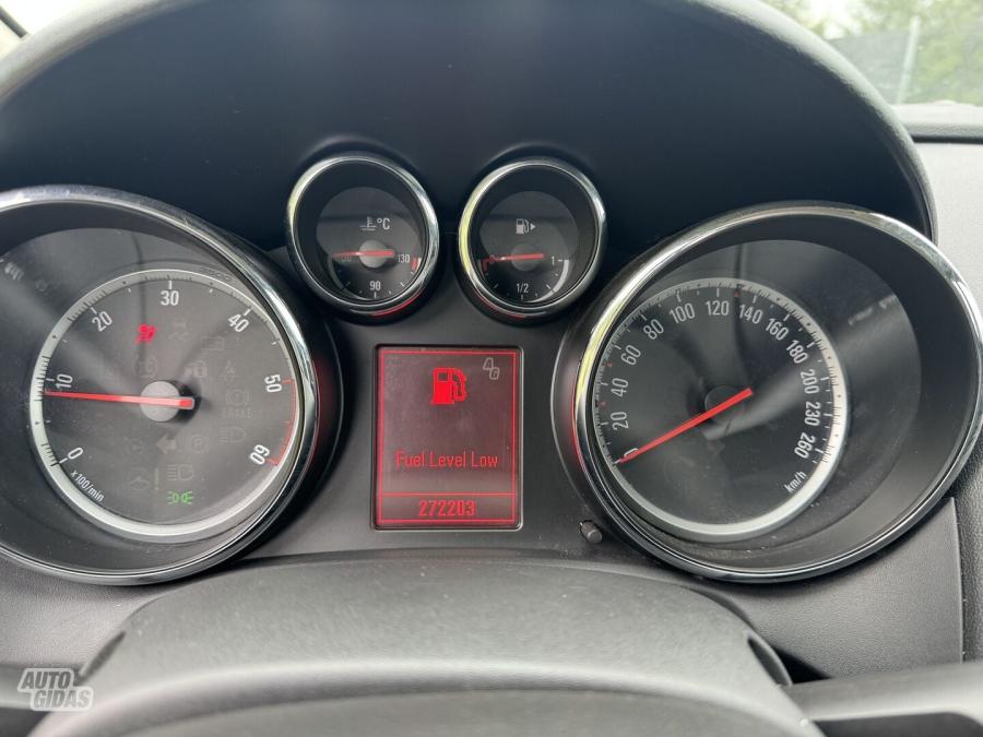 Opel Astra 2011 in Vilnius, with an engine capacity of 1.70 L and mileage of 272 thousand km for 1950 €, photo 8 on AUTOMOTO.COM.LV