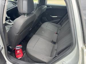 Opel Astra 2011 in Vilnius, with an engine capacity of 1.70 L and mileage of 272 thousand km for 1950 €, photo 12 on AUTOMOTO.COM.LV