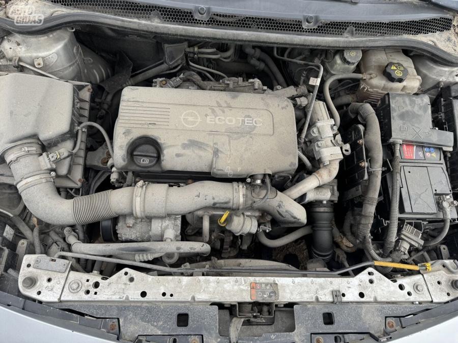 Opel Astra 2011 in Vilnius, with an engine capacity of 1.70 L and mileage of 272 thousand km for 1950 €, photo 13 on AUTOMOTO.COM.LV