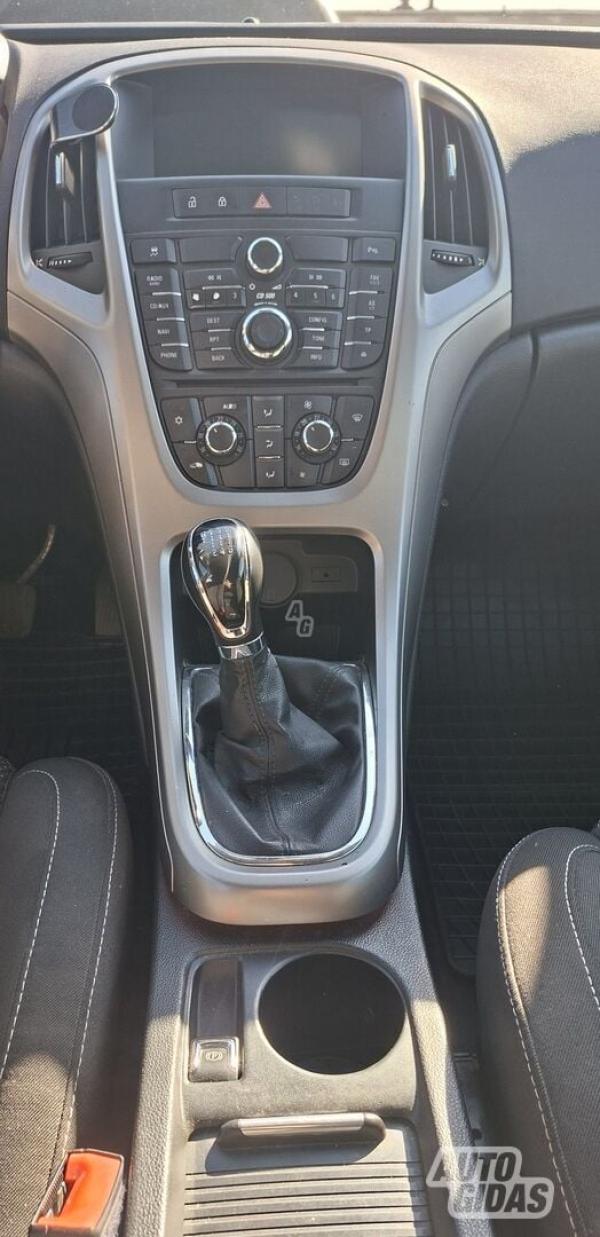 Opel Astra 2011 Klaipėda, ar dzinēja tilpumu 1.70 L un nobraukumu 285 tūkst. km par 2600 €, foto 9 vietnē AUTOMOTO.COM.LV