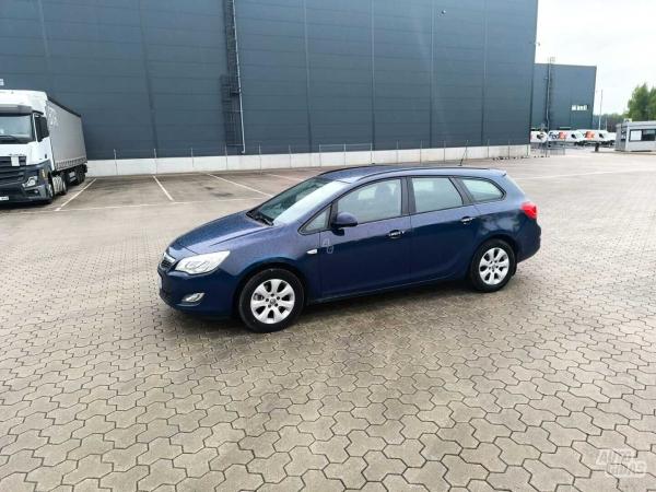 Opel Astra 2011 in Kaunas, with an engine capacity of 1.70 L and mileage of 296 thousand km for 1890 €, photo 3 on AUTOMOTO.COM.LV