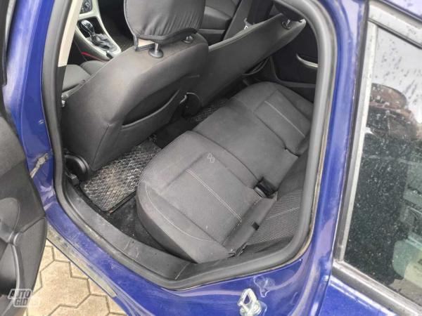 Opel Astra 2011 in Kaunas, with an engine capacity of 1.70 L and mileage of 296 thousand km for 1890 €, photo 6 on AUTOMOTO.COM.LV