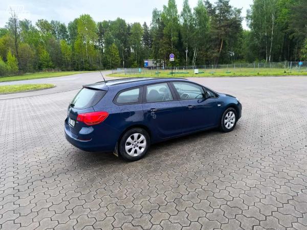 Opel Astra 2011 in Kaunas, with an engine capacity of 1.70 L and mileage of 296 thousand km for 1890 €, photo 10 on AUTOMOTO.COM.LV