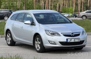 Opel Astra 2011 in Valmiera, with an engine capacity of 1.70 L and mileage of 270 thousand km for 2450 €, photo 3 on AUTOMOTO.COM.LV